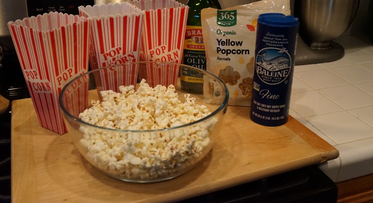 Healthy & Delicious Stovetop Popcorn – Peachy Teachy