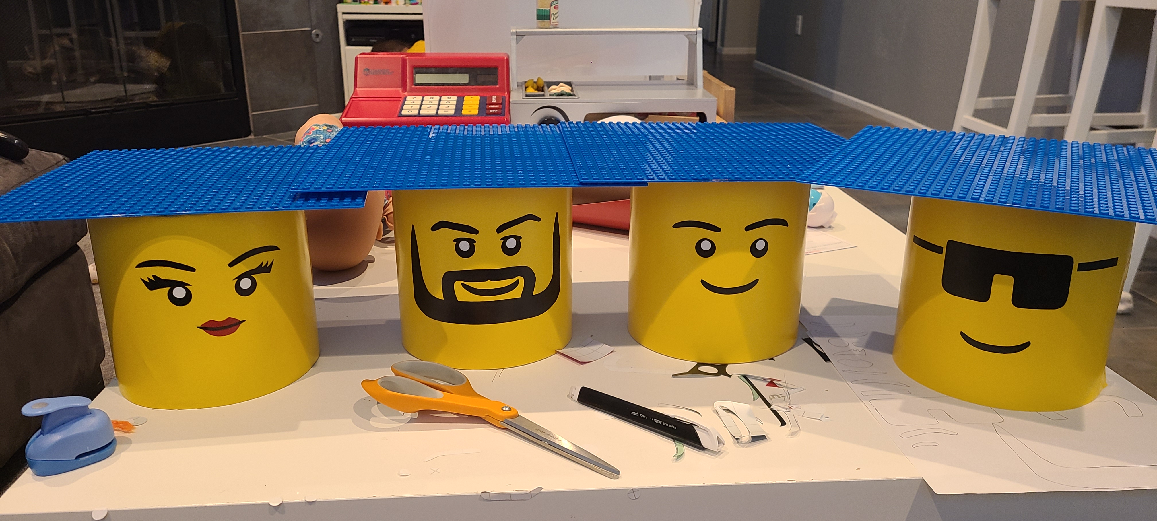 DIY Large Lego Heads – Peachy Teachy